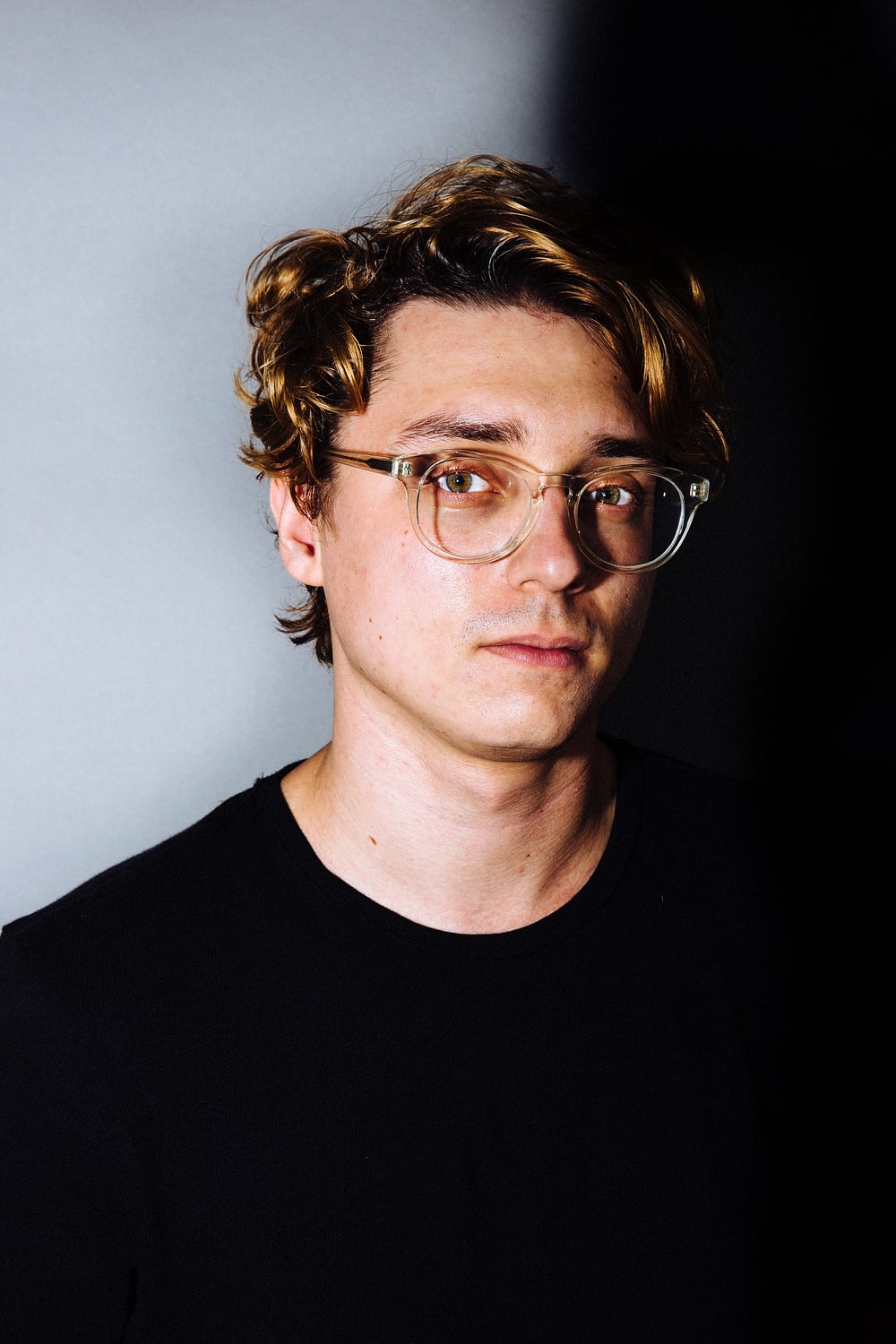 Grand Jury Music | Artists | Elliot Moss